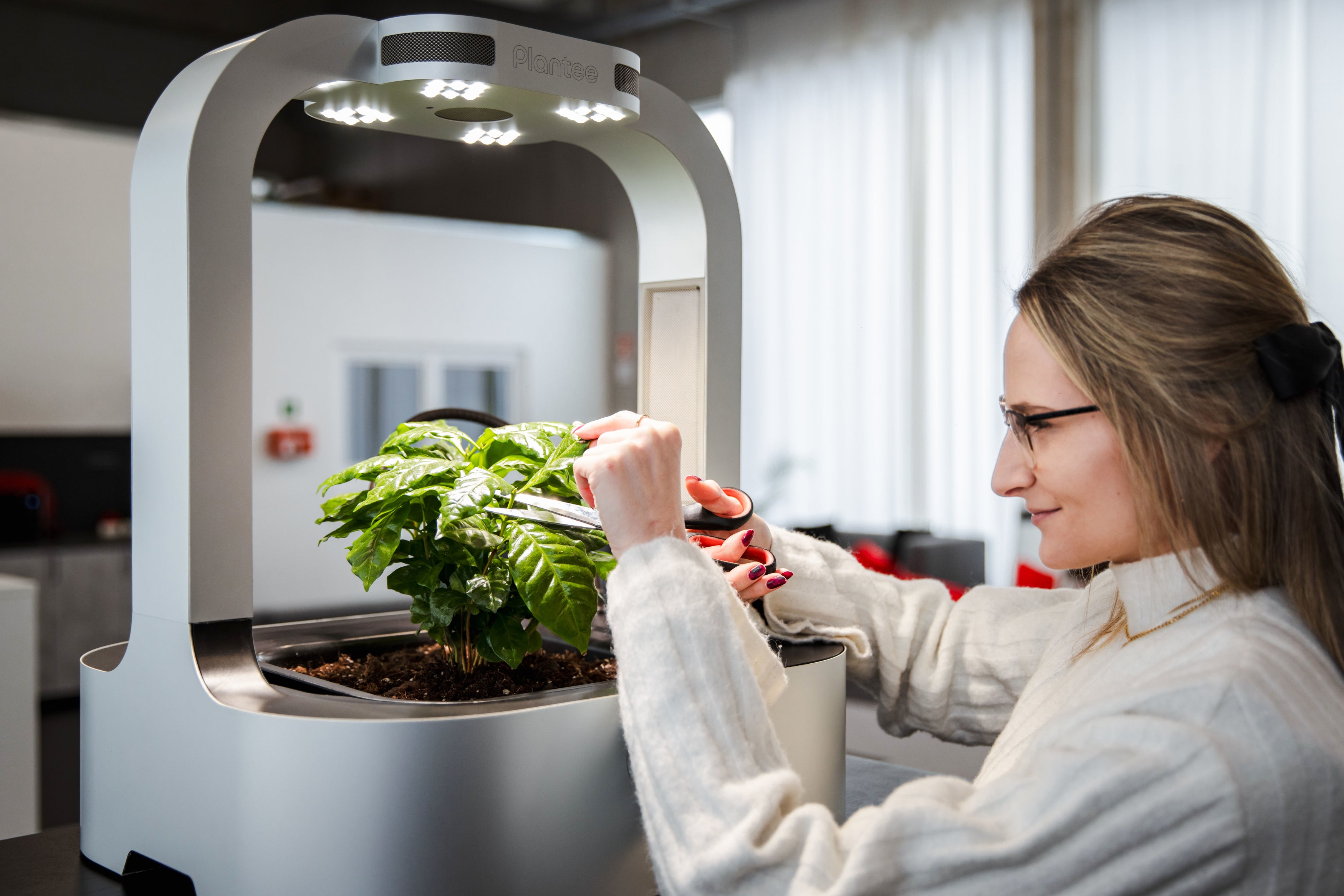 Plantee ONE - the Smart Indoor Greenhouse– Plantee Innovations